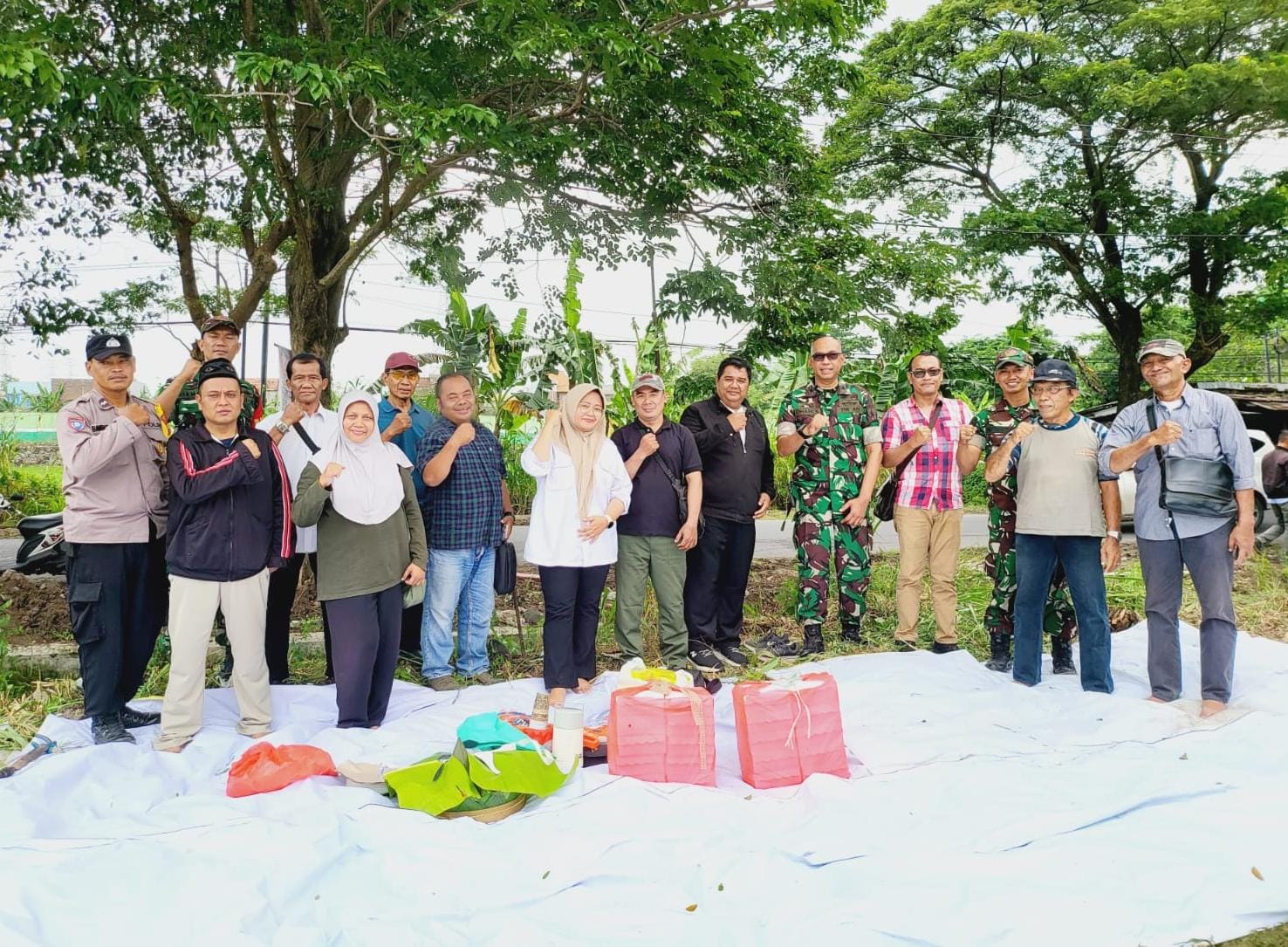 Sinergi Tiga Pilar, Bhabinkamtibmas Bangkingan Kawal Peninjauan Lahan ...