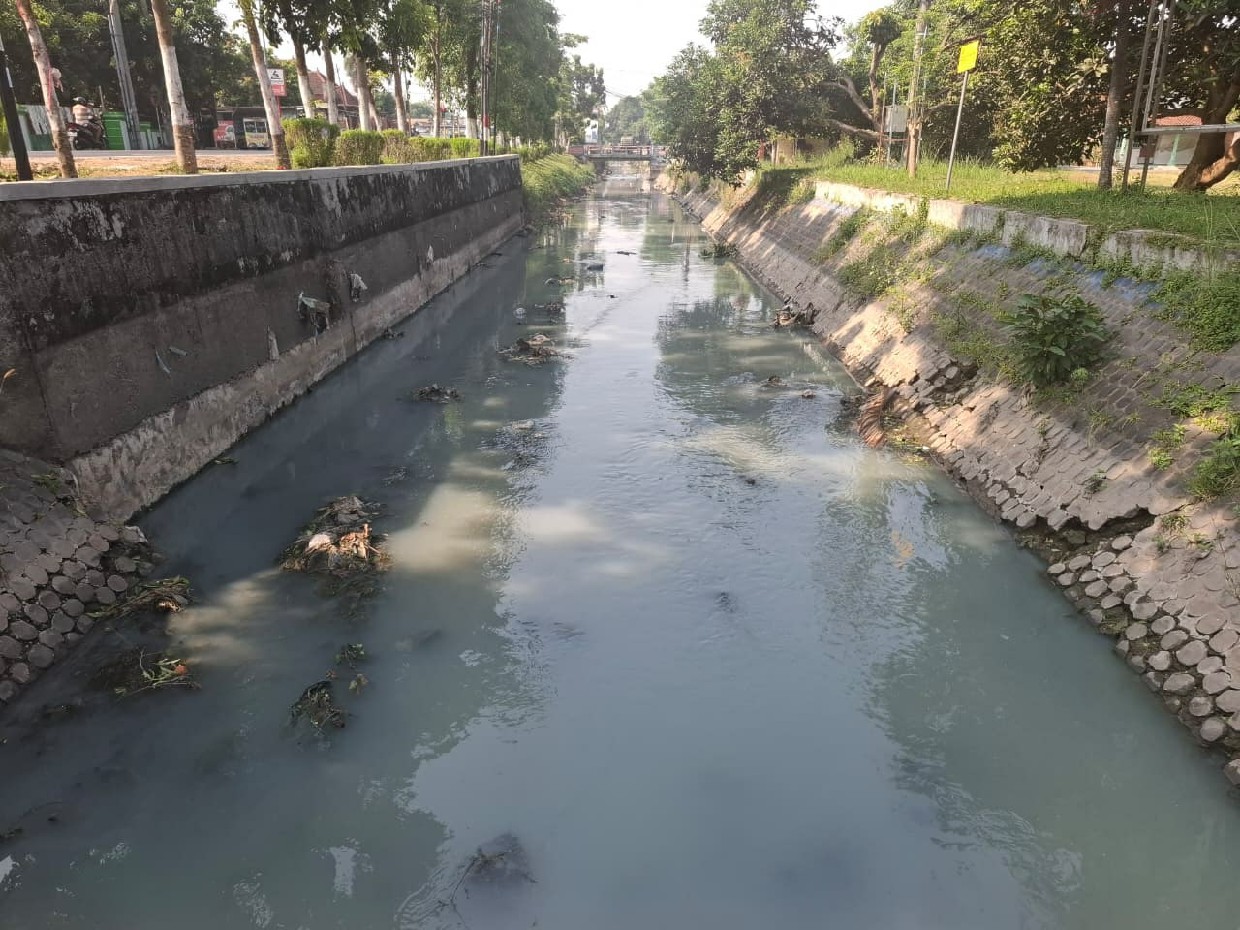 DLH Jombang Klaim Kualitas Air Kali Gude Ploso Lebih Baik