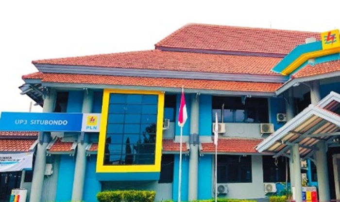 Viral Kritik Warganet, Kantor PLN Situbondo Terang Saat Rumah Warga ...