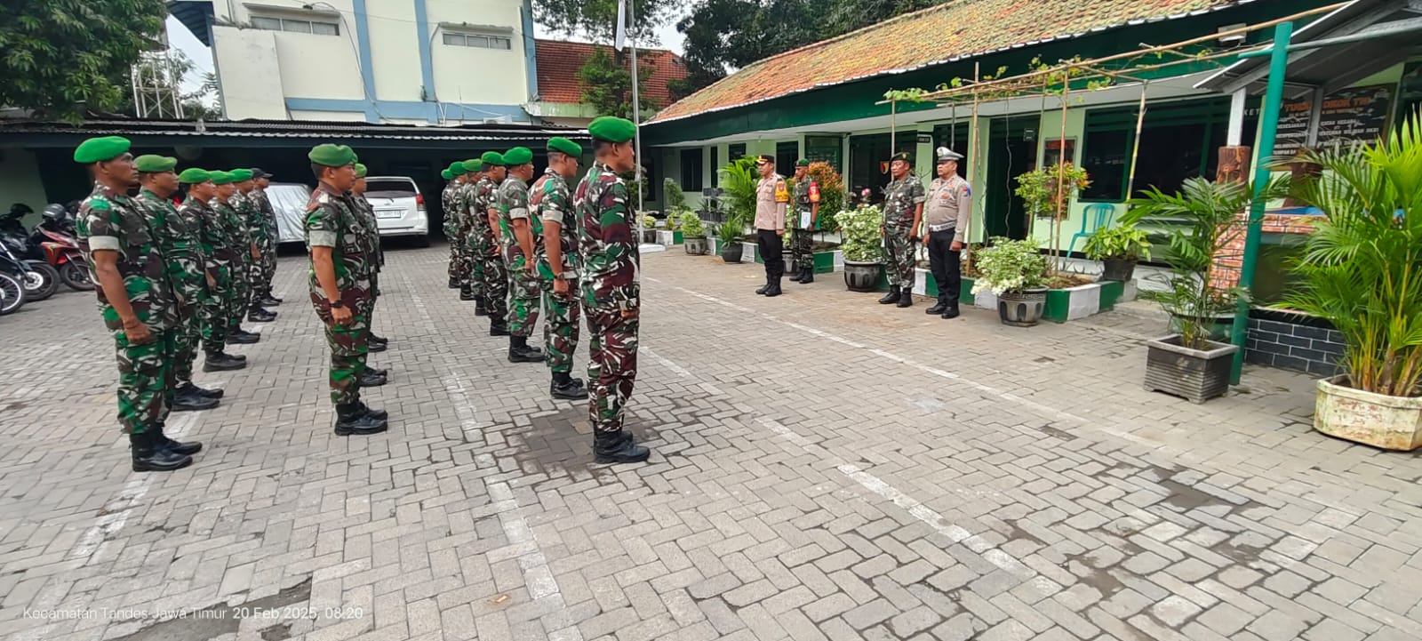Sinergitas Tiga Pilar di Asemrowo, TNI-Polri dan Satpol PP Gelar Olahraga Bersama